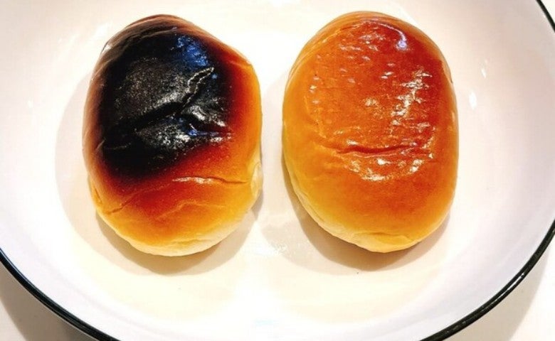 【ずっと間違えてた…】ロールパンのてっぺん焦がしからの卒業！「アルミホイルじゃない」最強ハック - Ameba News [アメーバニュース]